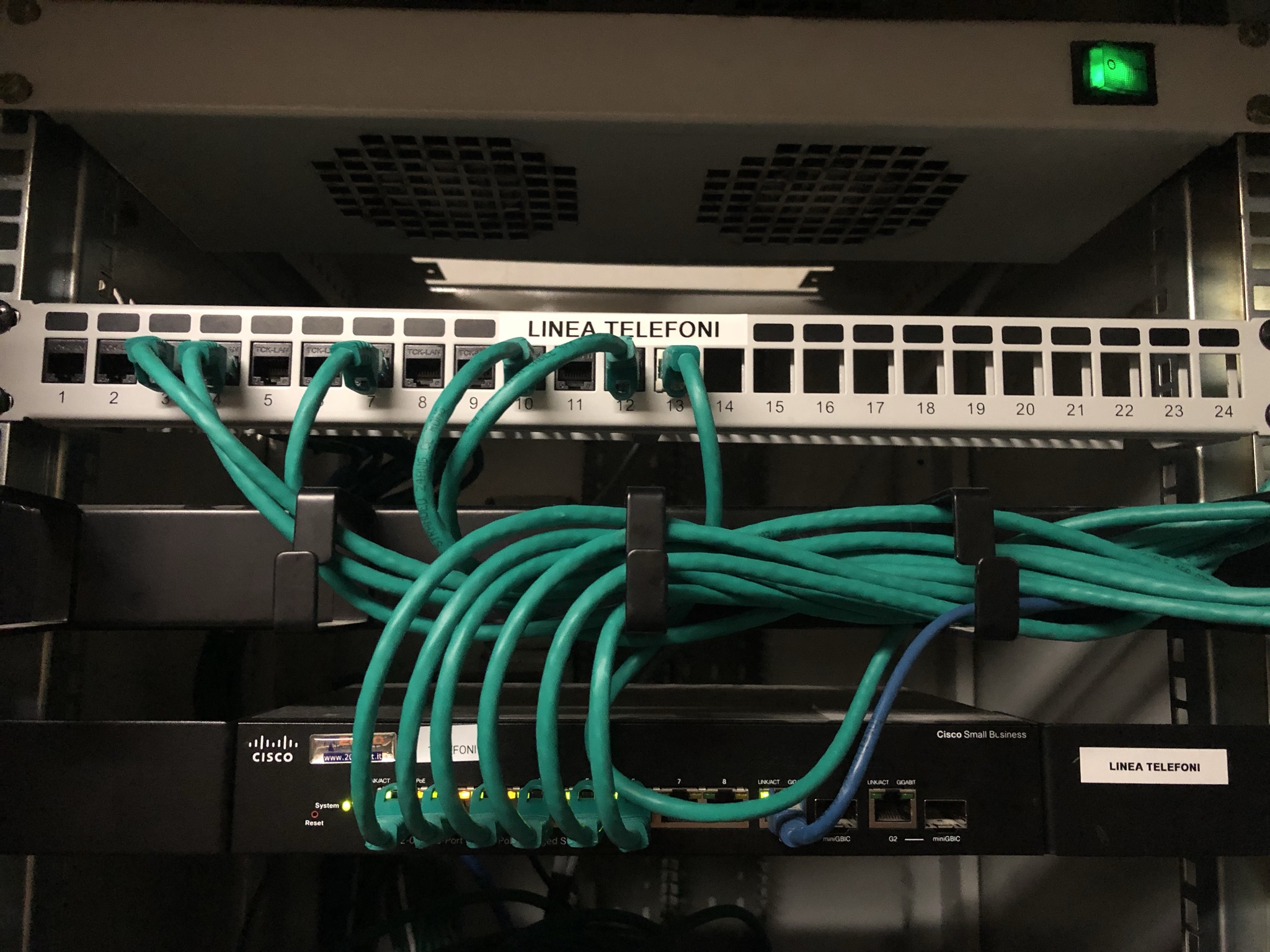 Installazione e configurazione centralini telefonici voip per aziende e hotel